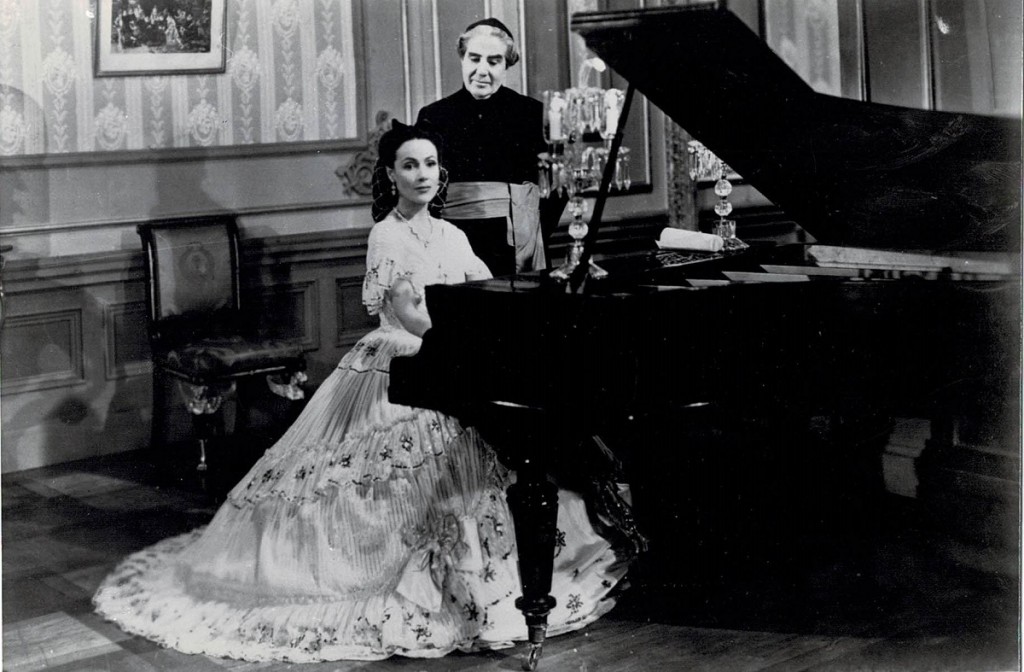 Dolores del Río en Bugambilia