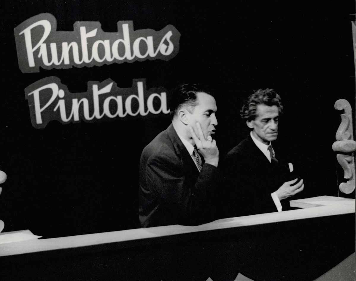 El actor Tomás Perrín con el caricaturista Ernesto el Chango García Cabral